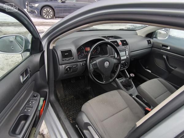 Pelēks Volkswagen Golf 2008 Viļņa, ar dzinēja tilpumu 1.90 L un nobraukumu 307 tūkst. km par 875 €, foto 5 vietnē AUTOMOTO.COM.LV