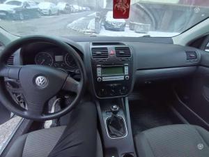 Pelēks Volkswagen Golf 2008 Šakiai, ar dzinēja tilpumu 1.90 L un nobraukumu 332 tūkst. km par 1500 €, foto 5 vietnē AUTOMOTO.COM.LV