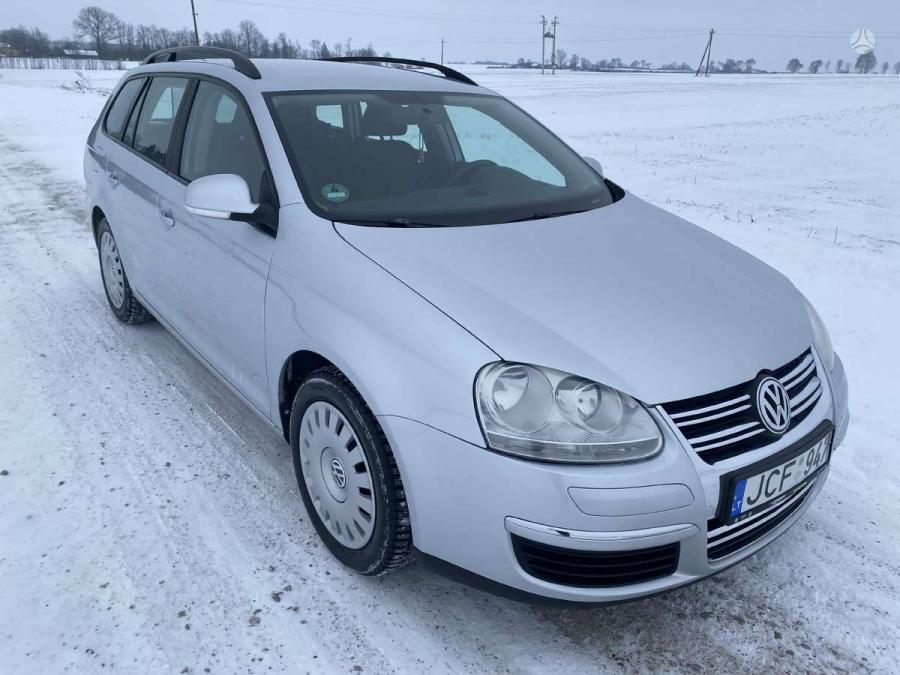 Pelēks Volkswagen Golf 2008 Marijampole, ar dzinēja tilpumu 1.90 L un nobraukumu 214 tūkst. km par 2700 €, foto 3 vietnē AUTOMOTO.COM.LV