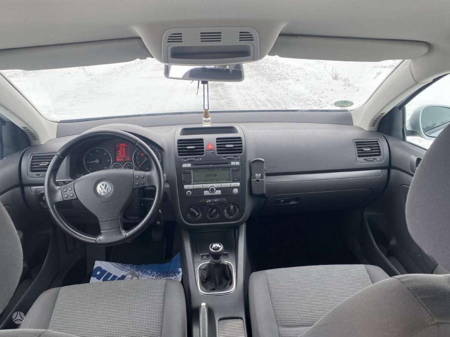 Pelēks Volkswagen Golf 2008 Marijampole, ar dzinēja tilpumu 1.90 L un nobraukumu 214 tūkst. km par 2700 €, foto 11 vietnē AUTOMOTO.COM.LV