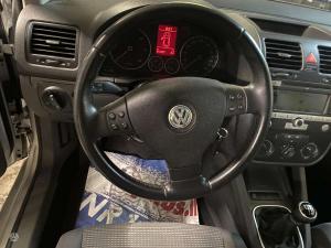 Pelēks Volkswagen Golf 2008 Marijampole, ar dzinēja tilpumu 1.90 L un nobraukumu 214 tūkst. km par 2700 €, foto 19 vietnē AUTOMOTO.COM.LV