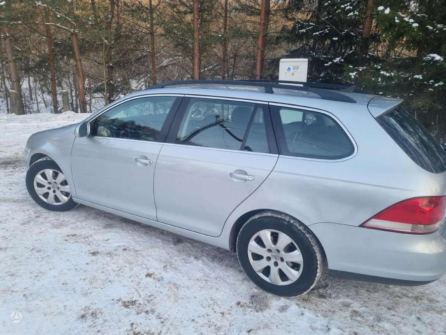 Grey Volkswagen Golf 2008 in Kaunas, with an engine capacity of 1.90 L and mileage of 272 thousand km for 2600 €, photo 6 on AUTOMOTO.COM.LV
