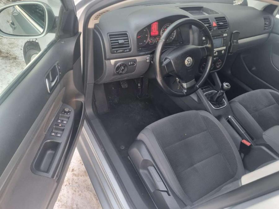 Grey Volkswagen Golf 2008 in Kaunas, with an engine capacity of 1.90 L and mileage of 272 thousand km for 2600 €, photo 8 on AUTOMOTO.COM.LV