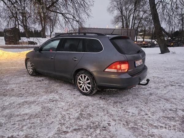 Pelēks Volkswagen Golf 2008 Valmiera, ar dzinēja tilpumu 1.90 L un nobraukumu 348 tūkst. km par 1590 €, foto 3 vietnē AUTOMOTO.COM.LV