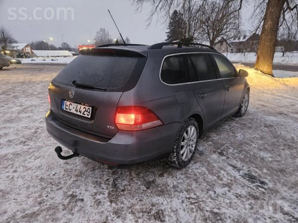 Pelēks Volkswagen Golf 2008 Valmiera, ar dzinēja tilpumu 1.90 L un nobraukumu 348 tūkst. km par 1590 €, foto 5 vietnē AUTOMOTO.COM.LV