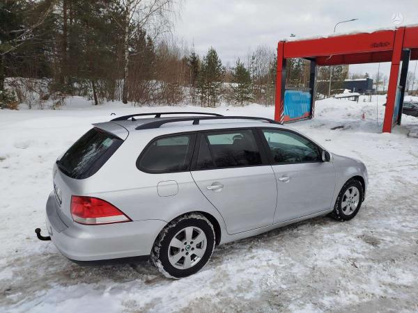 Grey Volkswagen Golf 2008 in Anyksciai, with an engine capacity of 1.90 L and mileage of 295 thousand km for 1750 €, photo 2 on AUTOMOTO.COM.LV