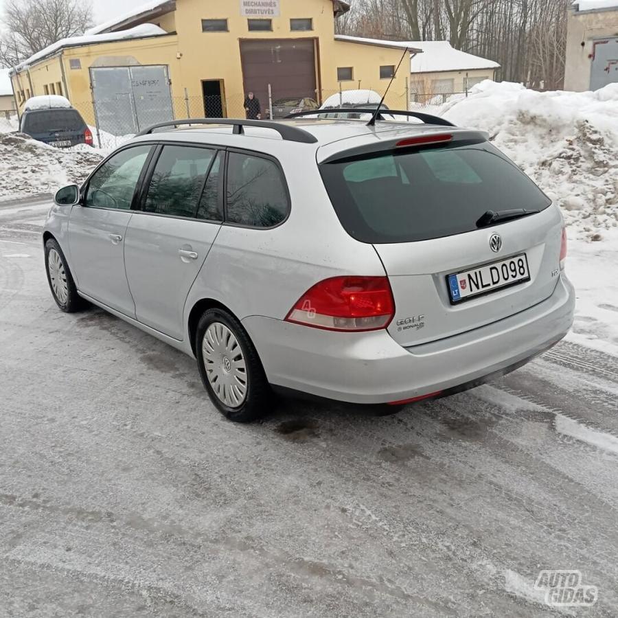 Pelēks Volkswagen Golf 2008 Panevēža, ar dzinēja tilpumu 1.90 L un nobraukumu 256 tūkst. km par 2000 €, foto 3 vietnē AUTOMOTO.COM.LV