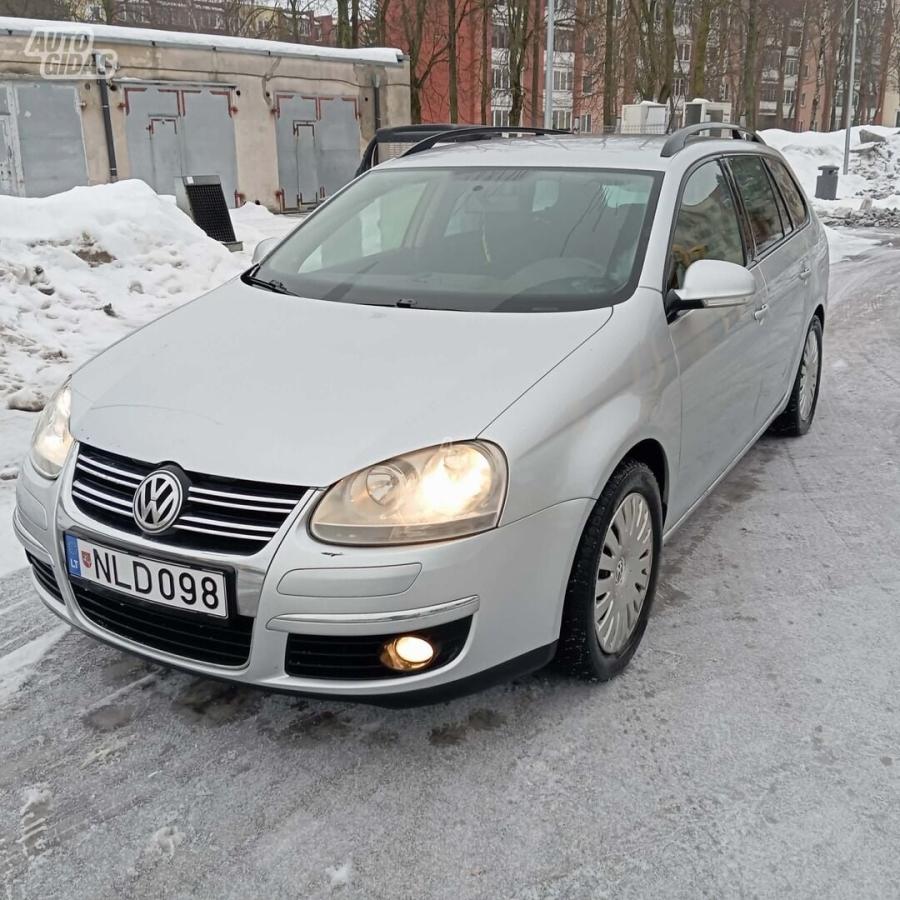 Pelēks Volkswagen Golf 2008 Panevēža, ar dzinēja tilpumu 1.90 L un nobraukumu 256 tūkst. km par 2000 €, foto 4 vietnē AUTOMOTO.COM.LV