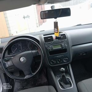 Pelēks Volkswagen Golf 2008 Panevēža, ar dzinēja tilpumu 1.90 L un nobraukumu 256 tūkst. km par 2000 €, foto 5 vietnē AUTOMOTO.COM.LV