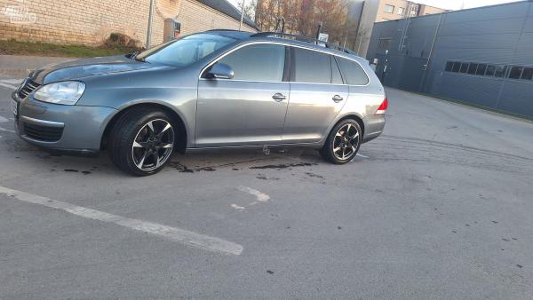 Grey Volkswagen Golf 2008 in Panevezys, with an engine capacity of 2.00 L and mileage of 308 thousand km for 1550 €, photo 2 on AUTOMOTO.COM.LV