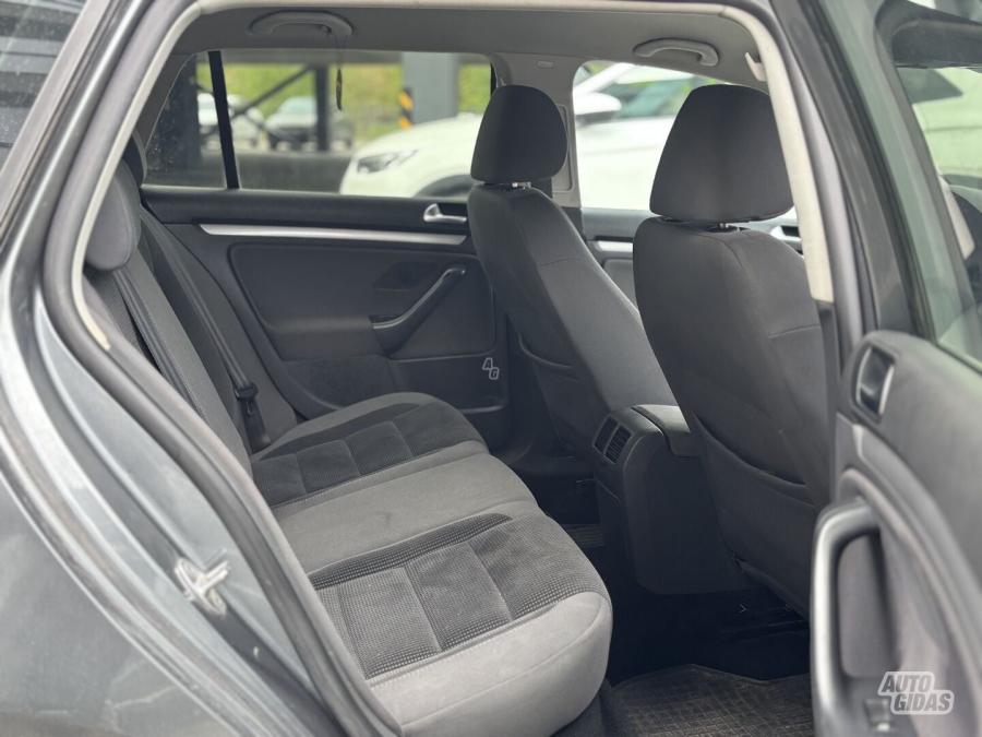 Grey Volkswagen Golf 2008 in Kaunas, with an engine capacity of 2.00 L and mileage of 400 thousand km for 1750 €, photo 19 on AUTOMOTO.COM.LV