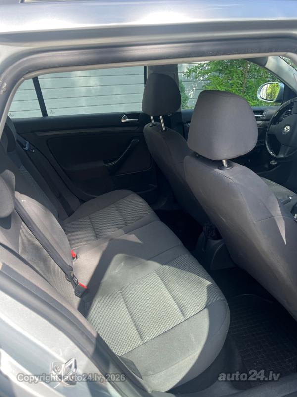 Grey Volkswagen Golf 2008 in Tallinn, with an engine capacity of 1.60 L and mileage of 268 thousand km for 3000 €, photo 9 on AUTOMOTO.COM.LV