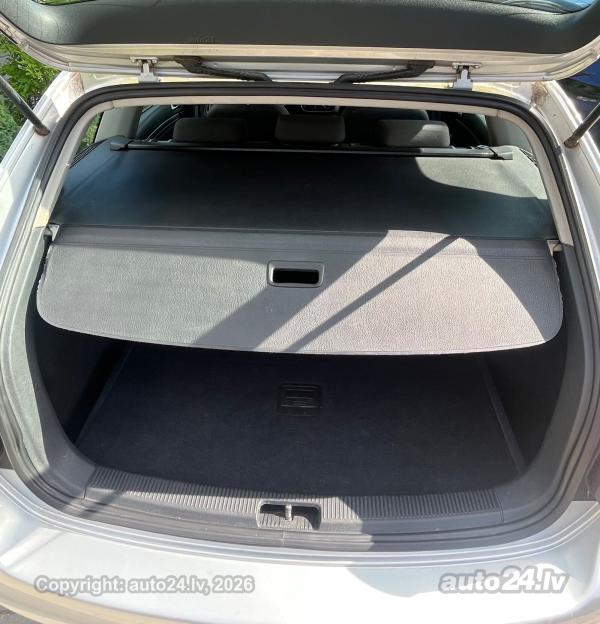 Grey Volkswagen Golf 2008 in Tallinn, with an engine capacity of 1.60 L and mileage of 268 thousand km for 3000 €, photo 10 on AUTOMOTO.COM.LV