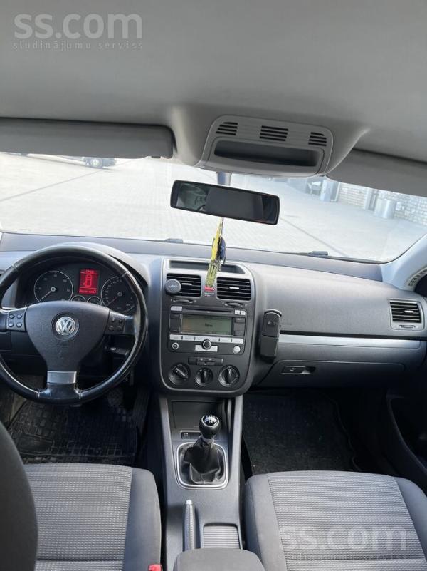 Grey Volkswagen Golf 2008 in Kuldiga, with an engine capacity of 1.90 L and mileage of 277 thousand km for 1900 €, photo 6 on AUTOMOTO.COM.LV