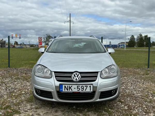 Pelēks Volkswagen Golf 2008 Saldus, ar dzinēja tilpumu 2.00 L un nobraukumu 127 tūkst. km par 3500 €, foto 2 vietnē AUTOMOTO.COM.LV