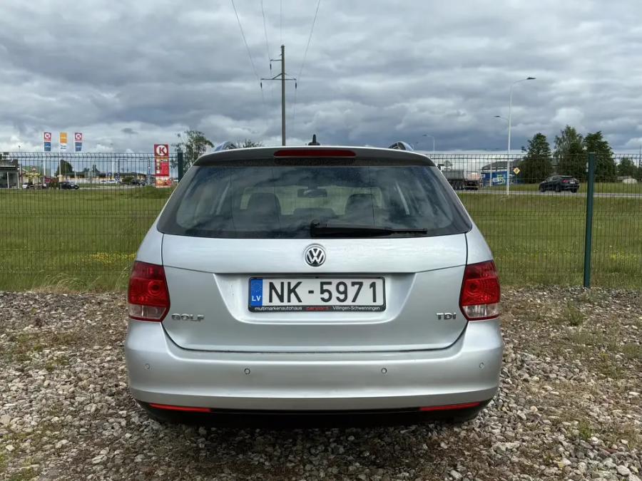 Pelēks Volkswagen Golf 2008 Saldus, ar dzinēja tilpumu 2.00 L un nobraukumu 127 tūkst. km par 3500 €, foto 12 vietnē AUTOMOTO.COM.LV