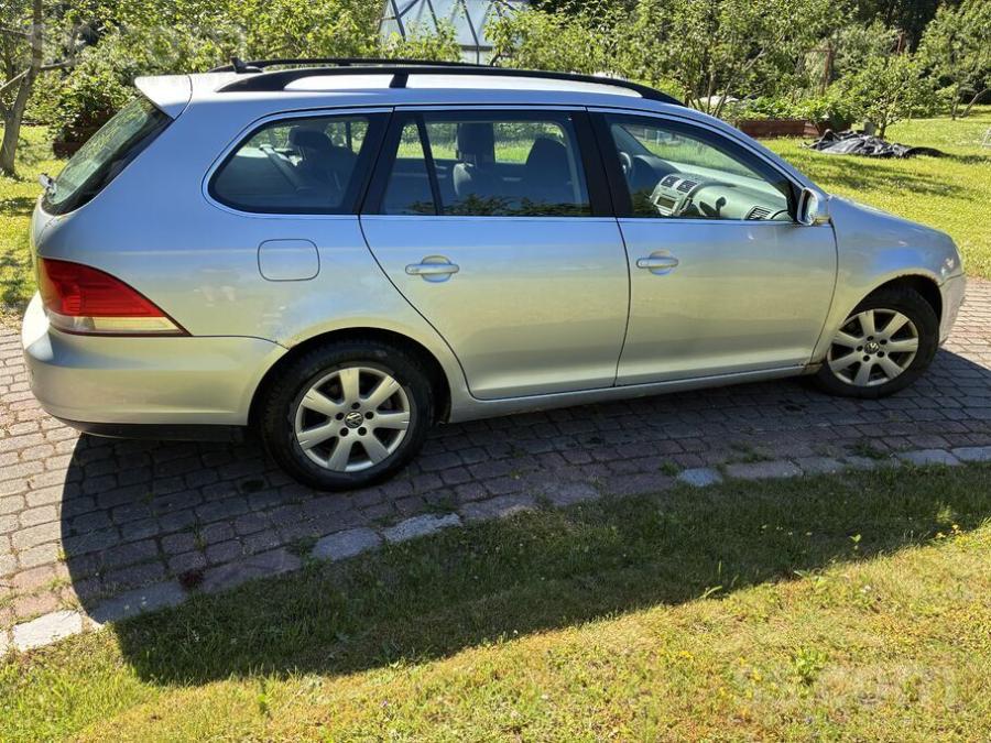 Pelēks Volkswagen Golf 2008 Cēsis, ar dzinēja tilpumu 1.90 L un nobraukumu 373 tūkst. km par 995 €, foto 5 vietnē AUTOMOTO.COM.LV