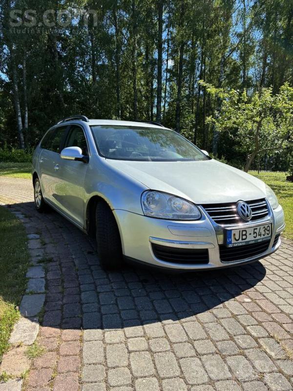 Grey Volkswagen Golf 2008 in Cesis, with an engine capacity of 1.90 L and mileage of 373 thousand km for 995 €, photo 5 on AUTOMOTO.COM.LV
