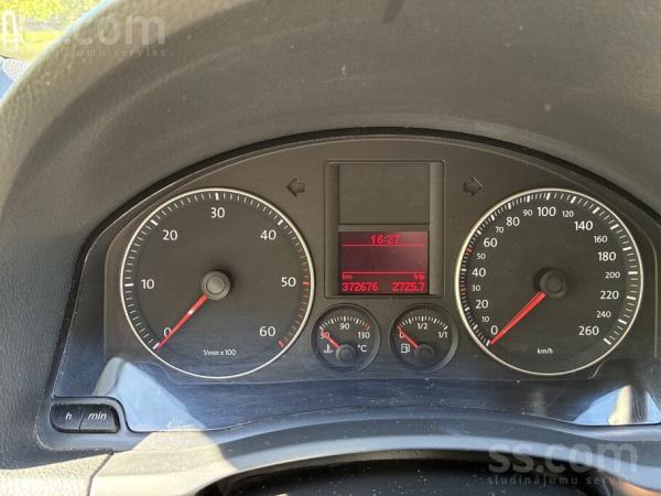 Grey Volkswagen Golf 2008 in Cesis, with an engine capacity of 1.90 L and mileage of 373 thousand km for 995 €, photo 8 on AUTOMOTO.COM.LV
