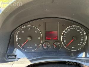 Pelēks Volkswagen Golf 2008 Cēsis, ar dzinēja tilpumu 1.90 L un nobraukumu 373 tūkst. km par 995 €, foto 9 vietnē AUTOMOTO.COM.LV