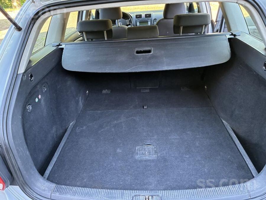Pelēks Volkswagen Golf 2008 Cēsis, ar dzinēja tilpumu 1.90 L un nobraukumu 373 tūkst. km par 995 €, foto 10 vietnē AUTOMOTO.COM.LV