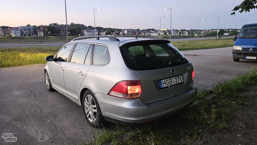 Grey Volkswagen Golf 2008 in Kaunas, with an engine capacity of 1.90 L and mileage of 370 thousand km for 799 €, photo 4 on AUTOMOTO.COM.LV
