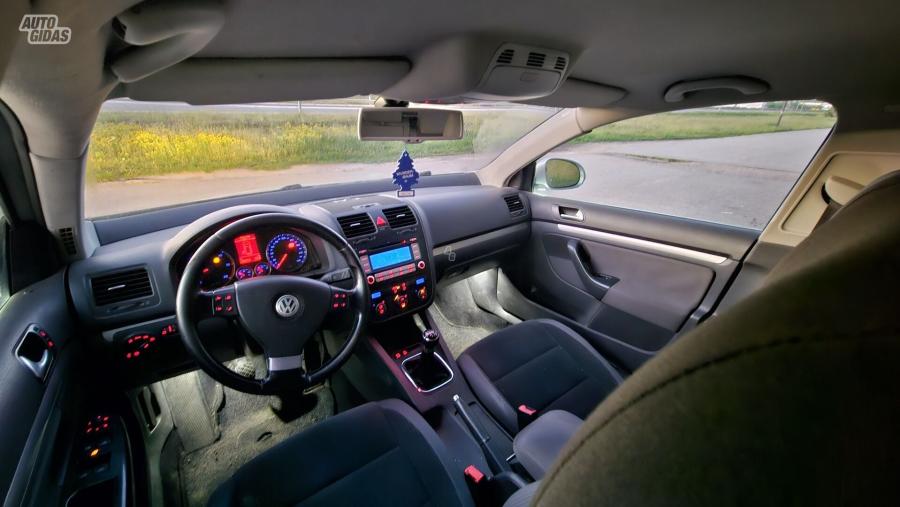 Grey Volkswagen Golf 2008 in Kaunas, with an engine capacity of 1.90 L and mileage of 370 thousand km for 799 €, photo 6 on AUTOMOTO.COM.LV