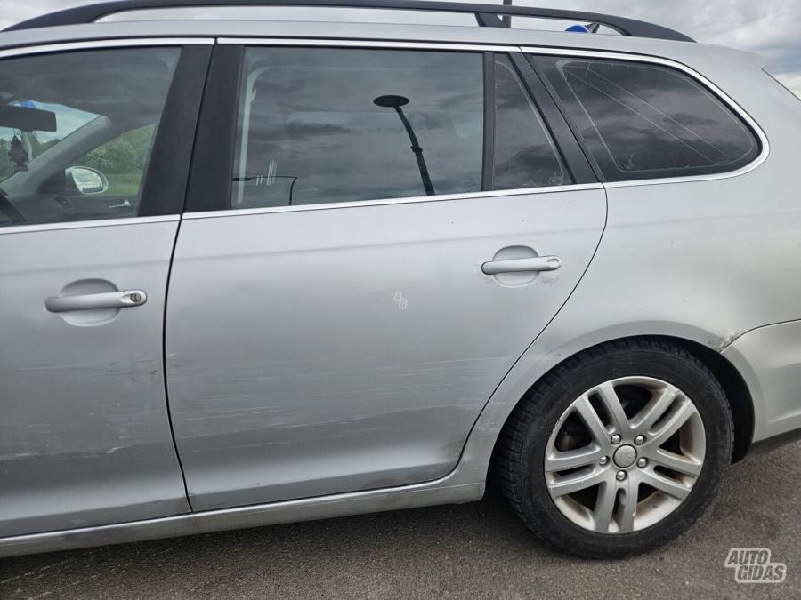 Grey Volkswagen Golf 2008 in Kaunas, with an engine capacity of 1.90 L and mileage of 370 thousand km for 799 €, photo 11 on AUTOMOTO.COM.LV