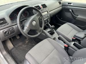 Pelēks Volkswagen Golf 2008 Ludza, ar dzinēja tilpumu 1.90 L un nobraukumu 293 tūkst. km par 1950 €, foto 4 vietnē AUTOMOTO.COM.LV