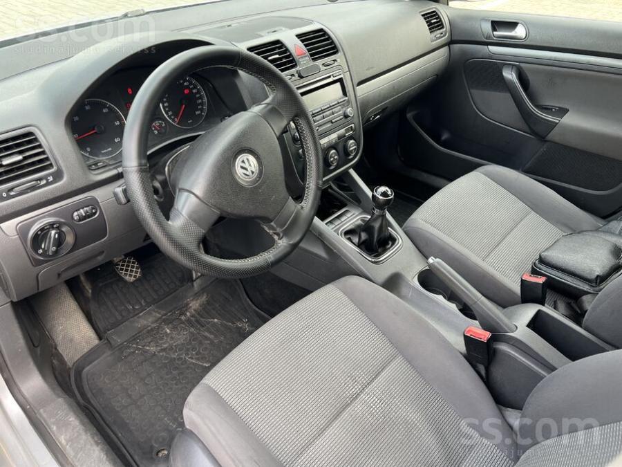 Pelēks Volkswagen Golf 2008 Ludza, ar dzinēja tilpumu 1.90 L un nobraukumu 293 tūkst. km par 1950 €, foto 4 vietnē AUTOMOTO.COM.LV