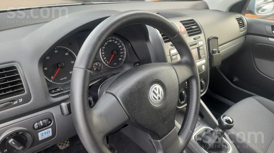 Pelēks Volkswagen Golf 2008 Rīga, ar dzinēja tilpumu 1.90 L un nobraukumu 225 tūkst. km par 3500 €, foto 17 vietnē AUTOMOTO.COM.LV