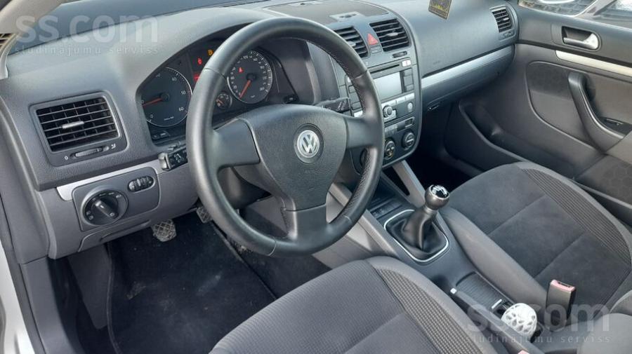 Pelēks Volkswagen Golf 2008 Rīga, ar dzinēja tilpumu 1.90 L un nobraukumu 225 tūkst. km par 3500 €, foto 23 vietnē AUTOMOTO.COM.LV