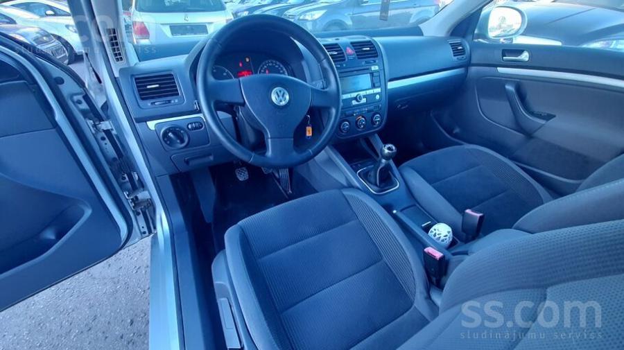 Pelēks Volkswagen Golf 2008 Rīga, ar dzinēja tilpumu 1.90 L un nobraukumu 225 tūkst. km par 3500 €, foto 31 vietnē AUTOMOTO.COM.LV