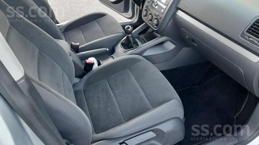 Pelēks Volkswagen Golf 2008 Rīga, ar dzinēja tilpumu 1.90 L un nobraukumu 225 tūkst. km par 3500 €, foto 33 vietnē AUTOMOTO.COM.LV