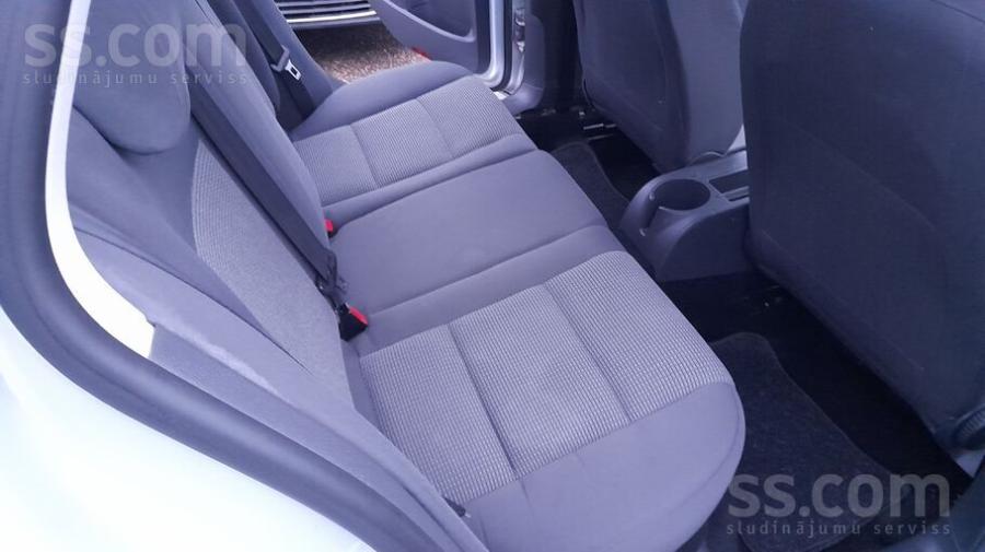 Pelēks Volkswagen Golf 2008 Rīga, ar dzinēja tilpumu 1.90 L un nobraukumu 225 tūkst. km par 3500 €, foto 36 vietnē AUTOMOTO.COM.LV