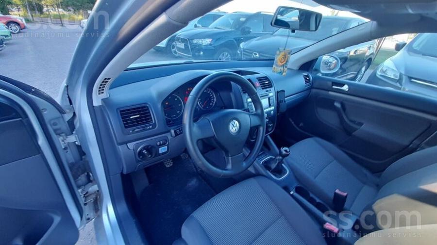 Pelēks Volkswagen Golf 2008 Rīga, ar dzinēja tilpumu 2.00 L un nobraukumu 220 tūkst. km par 3700 €, foto 15 vietnē AUTOMOTO.COM.LV