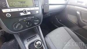 Pelēks Volkswagen Golf 2008 Rīga, ar dzinēja tilpumu 2.00 L un nobraukumu 220 tūkst. km par 3700 €, foto 19 vietnē AUTOMOTO.COM.LV