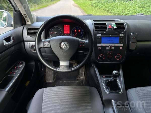 Pelēks Volkswagen Golf 2008 Kuldīga, ar dzinēja tilpumu 1.90 L un nobraukumu 272 tūkst. km par 2490 €, foto 10 vietnē AUTOMOTO.COM.LV