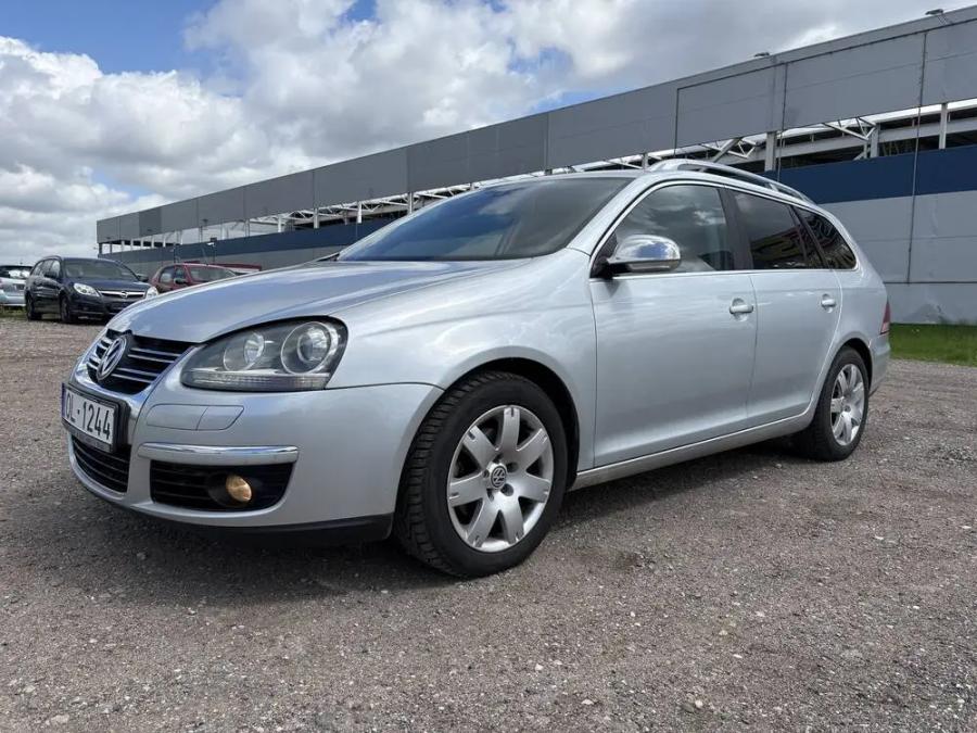 Pelēks Volkswagen Golf 2008 Daugavpils, ar dzinēja tilpumu 1.90 L un nobraukumu 282 tūkst. km par 3950 €, foto 1 vietnē AUTOMOTO.COM.LV