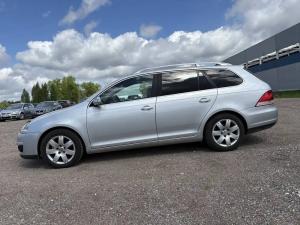 Pelēks Volkswagen Golf 2008 Daugavpils, ar dzinēja tilpumu 1.90 L un nobraukumu 282 tūkst. km par 3950 €, foto 3 vietnē AUTOMOTO.COM.LV