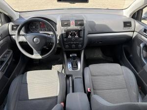 Pelēks Volkswagen Golf 2008 Daugavpils, ar dzinēja tilpumu 1.90 L un nobraukumu 282 tūkst. km par 3950 €, foto 10 vietnē AUTOMOTO.COM.LV