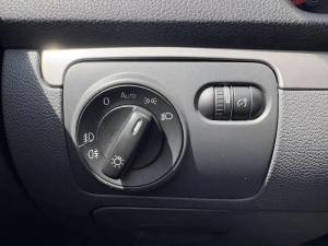 Pelēks Volkswagen Golf 2008 Daugavpils, ar dzinēja tilpumu 1.90 L un nobraukumu 282 tūkst. km par 3950 €, foto 16 vietnē AUTOMOTO.COM.LV