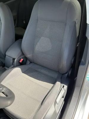 Pelēks Volkswagen Golf 2008 Daugavpils, ar dzinēja tilpumu 1.90 L un nobraukumu 282 tūkst. km par 3950 €, foto 20 vietnē AUTOMOTO.COM.LV