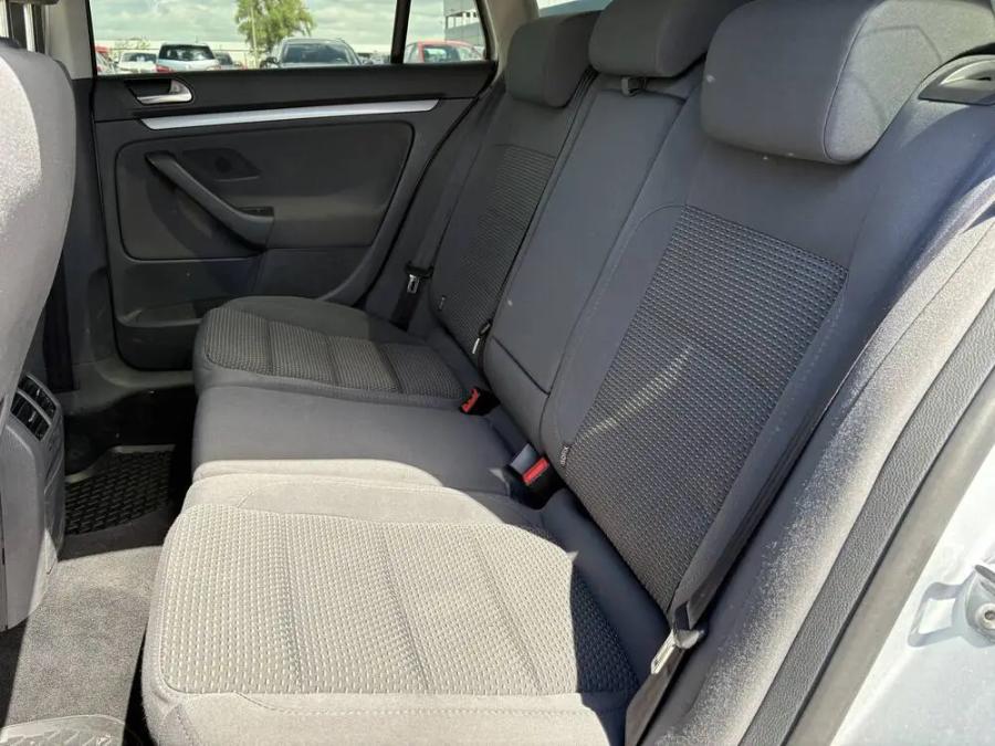 Pelēks Volkswagen Golf 2008 Daugavpils, ar dzinēja tilpumu 1.90 L un nobraukumu 282 tūkst. km par 3950 €, foto 21 vietnē AUTOMOTO.COM.LV