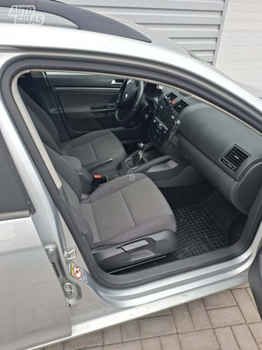 Pelēks Volkswagen Golf 2008 Kauņa, ar dzinēja tilpumu 1.90 L un nobraukumu 310 tūkst. km par 2500 €, foto 6 vietnē AUTOMOTO.COM.LV