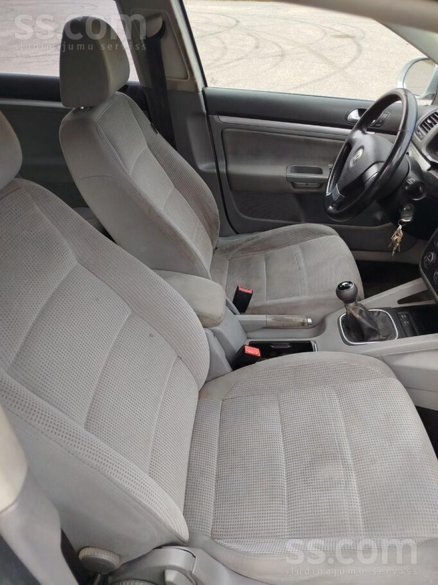 Pelēks Volkswagen Golf 2008 Talsi, ar dzinēja tilpumu 1.90 L un nobraukumu 394 tūkst. km par 1250 €, foto 8 vietnē AUTOMOTO.COM.LV