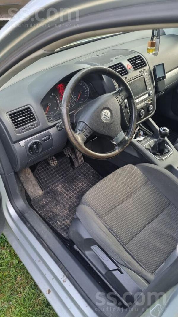 Volkswagen Golf 2008 Ludza vietnÄ PelÄks Volkswagen Golf 2008 Ludza, ar dzinÄja tilpumu 2.00 L un nobraukumu 306 tÅ«kst. km par 2200 ā¬, foto 7 vietnÄ AUTOMOTO.COM.LV