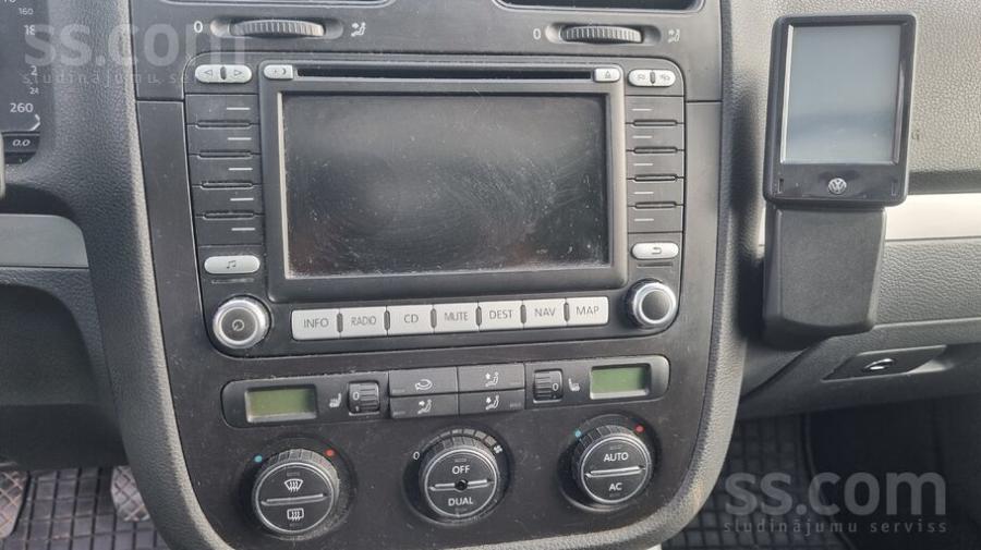 Pelēks Volkswagen Golf 2008 Ludza, ar dzinēja tilpumu 2.00 L un nobraukumu 306 tūkst. km par 2200 €, foto 8 vietnē AUTOMOTO.COM.LV
