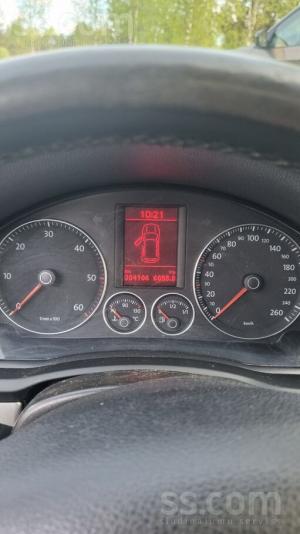 Pelēks Volkswagen Golf 2008 Ludza, ar dzinēja tilpumu 2.00 L un nobraukumu 306 tūkst. km par 2200 €, foto 9 vietnē AUTOMOTO.COM.LV