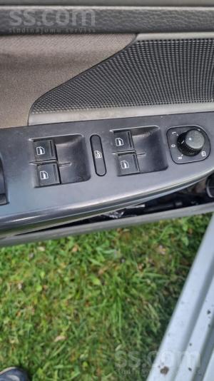 Pelēks Volkswagen Golf 2008 Ludza, ar dzinēja tilpumu 2.00 L un nobraukumu 306 tūkst. km par 2200 €, foto 10 vietnē AUTOMOTO.COM.LV